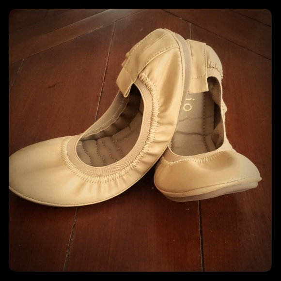 Ollio | Shoes | Ollio Flats Nude | Poshmark